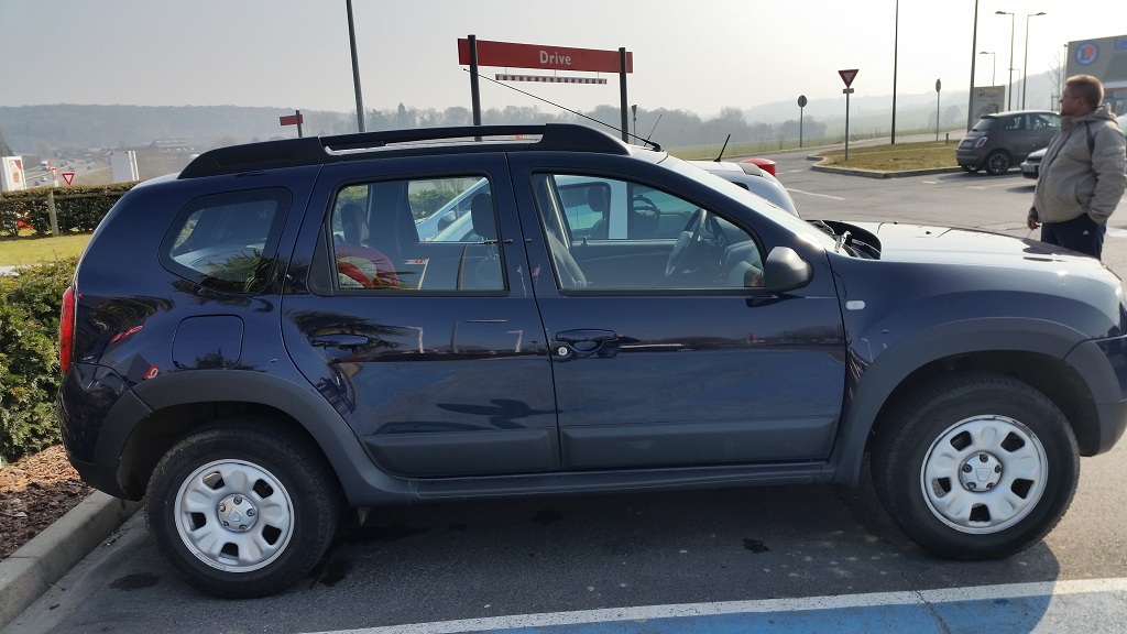 DUSTERTEAM • Afficher le sujet - Duster E85 Lauréate bleu navy kit ...